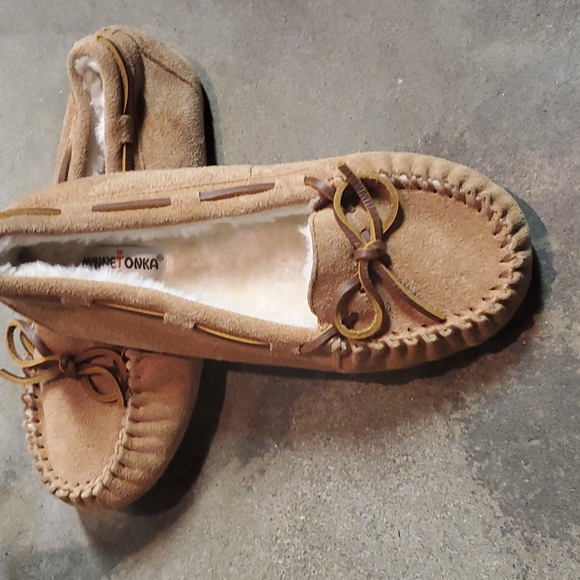Minnetonka | Shoes | Youth Girls Moccasins | Poshmark